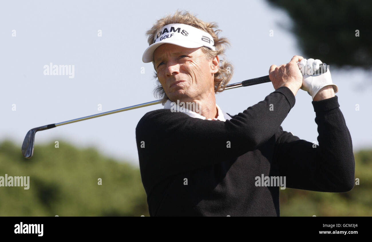 Bernhard langer swinging golf club hi-res stock photography and images ...
