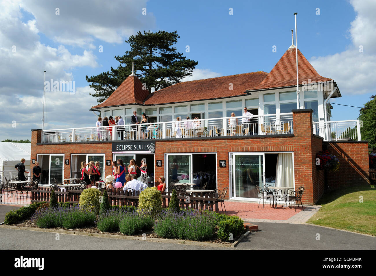 Horse Racing - Vines of Gatwick and Redhill Ladies' Evening - featuring ...