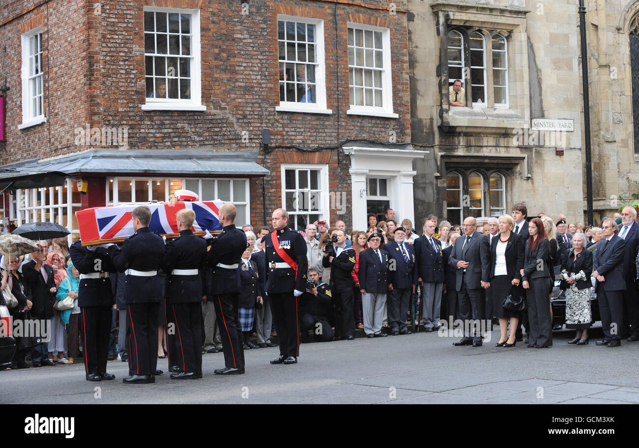 The coffin marine david hart arrives funeral york minster hi-res stock ...