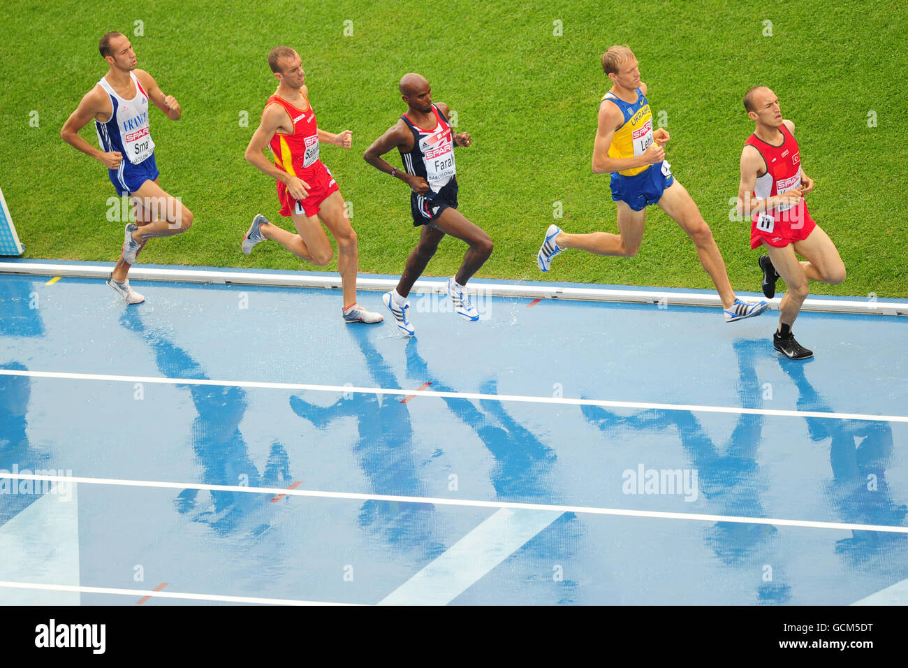 Great britains mo farah centre competes in the mens 5000m hi-res stock ...
