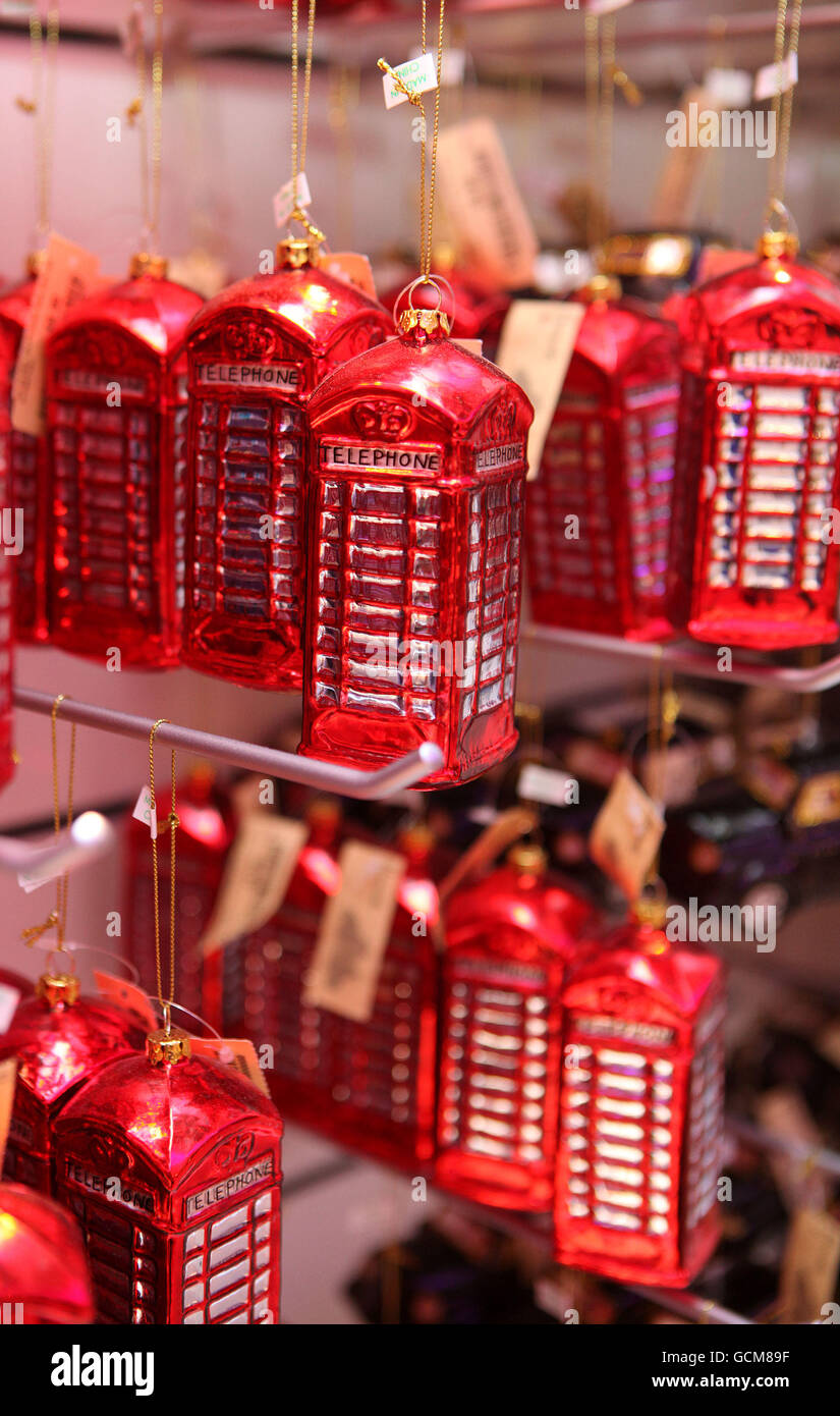 Harrods christmas decorations hi-res stock photography and images - Alamy