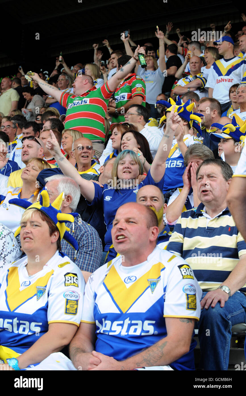 Warrington wolves fans in stands hi-res stock photography and images ...