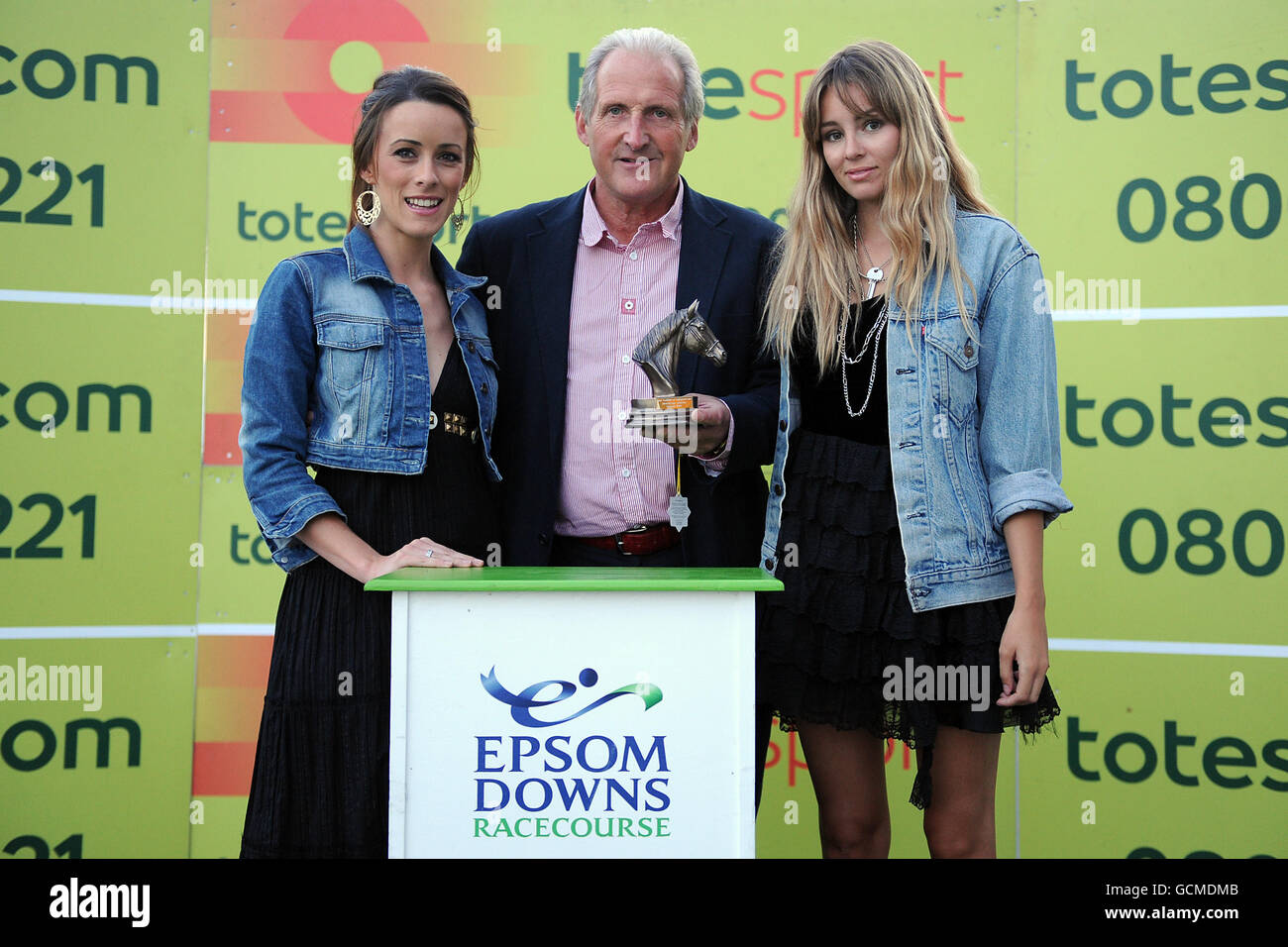 Models Nicola Tappenden (left) and Keeley Hazell with winning owner of ...