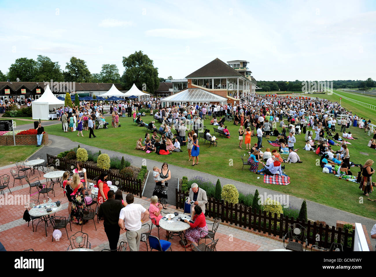 Horse Racing - Vines of Gatwick and Redhill Ladies' Evening - featuring ...