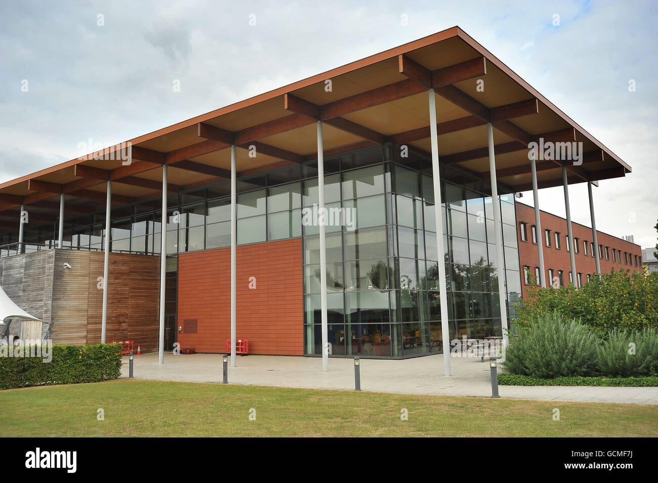 Housing the computer laboratory at the university of cambridge hi-res ...
