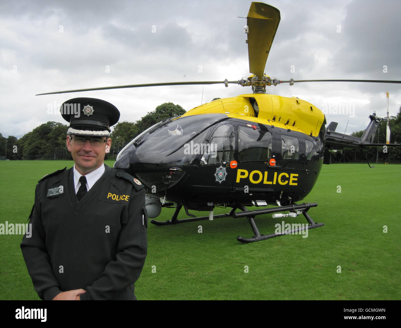 Psni police helicopter hi-res stock photography and images - Alamy