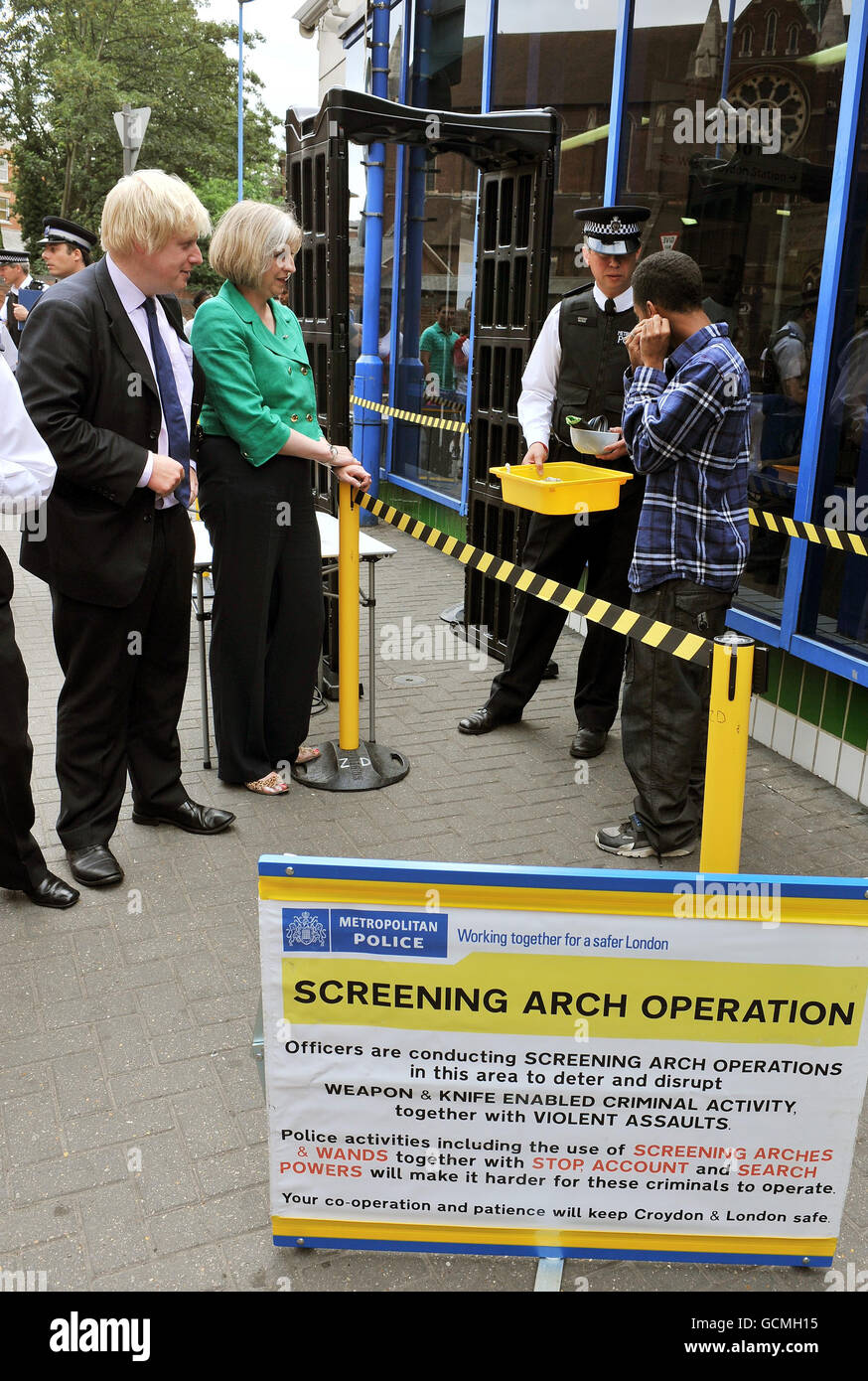 Screening bus hi-res stock photography and images - Alamy