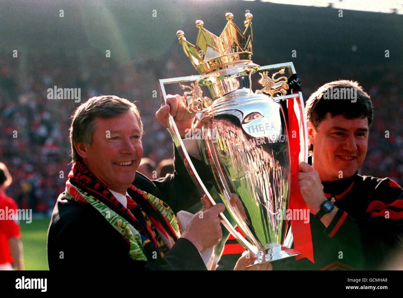 L-R: MANAGER ALEX FERGUSON & BRIAN KIDD, MANCHESTER UNITED, WITH THE ...