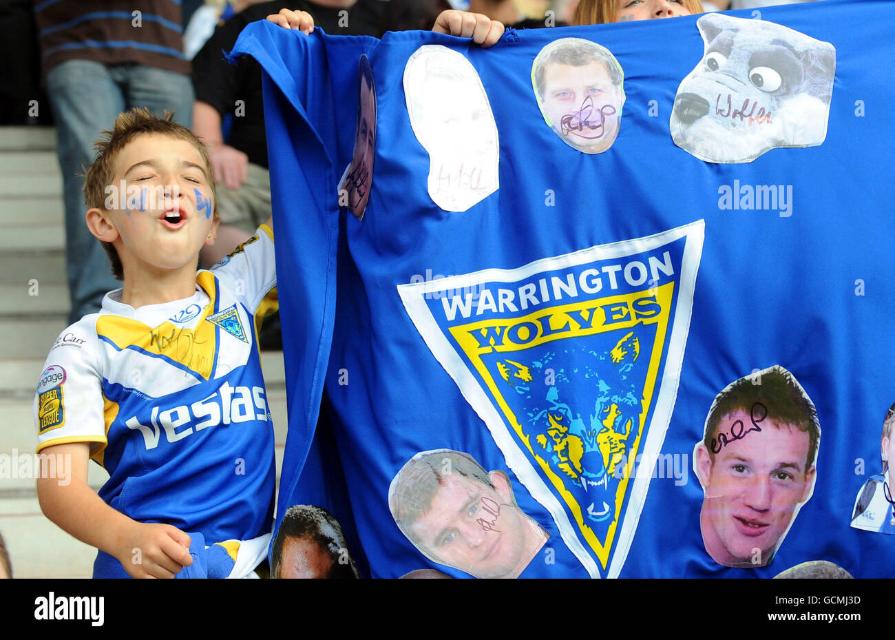 Dragons rugby logo hi-res stock photography and images - Alamy