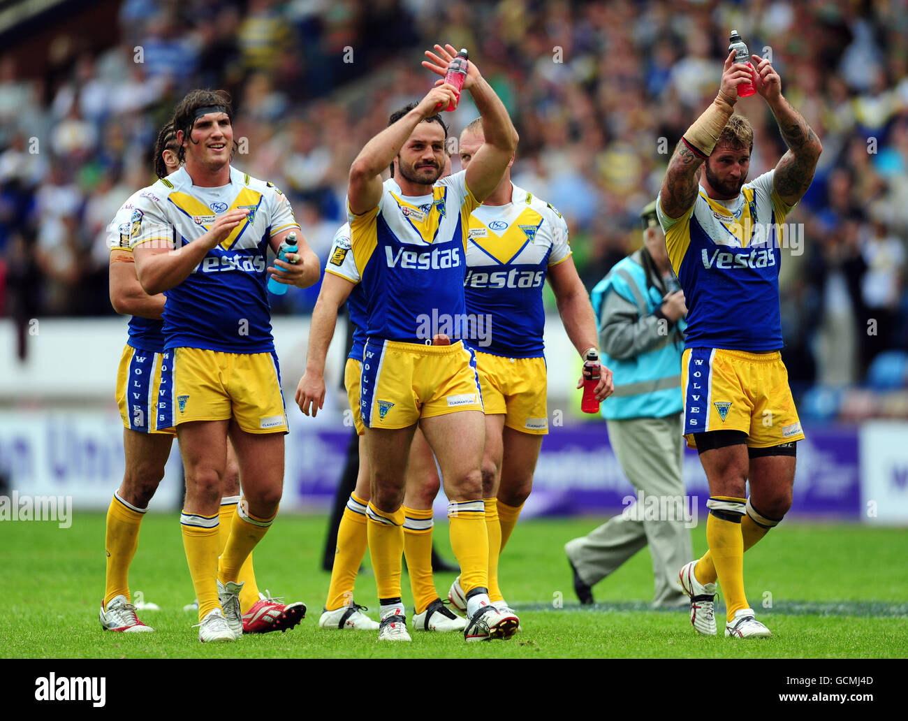 Wolves ampics hi-res stock photography and images - Alamy