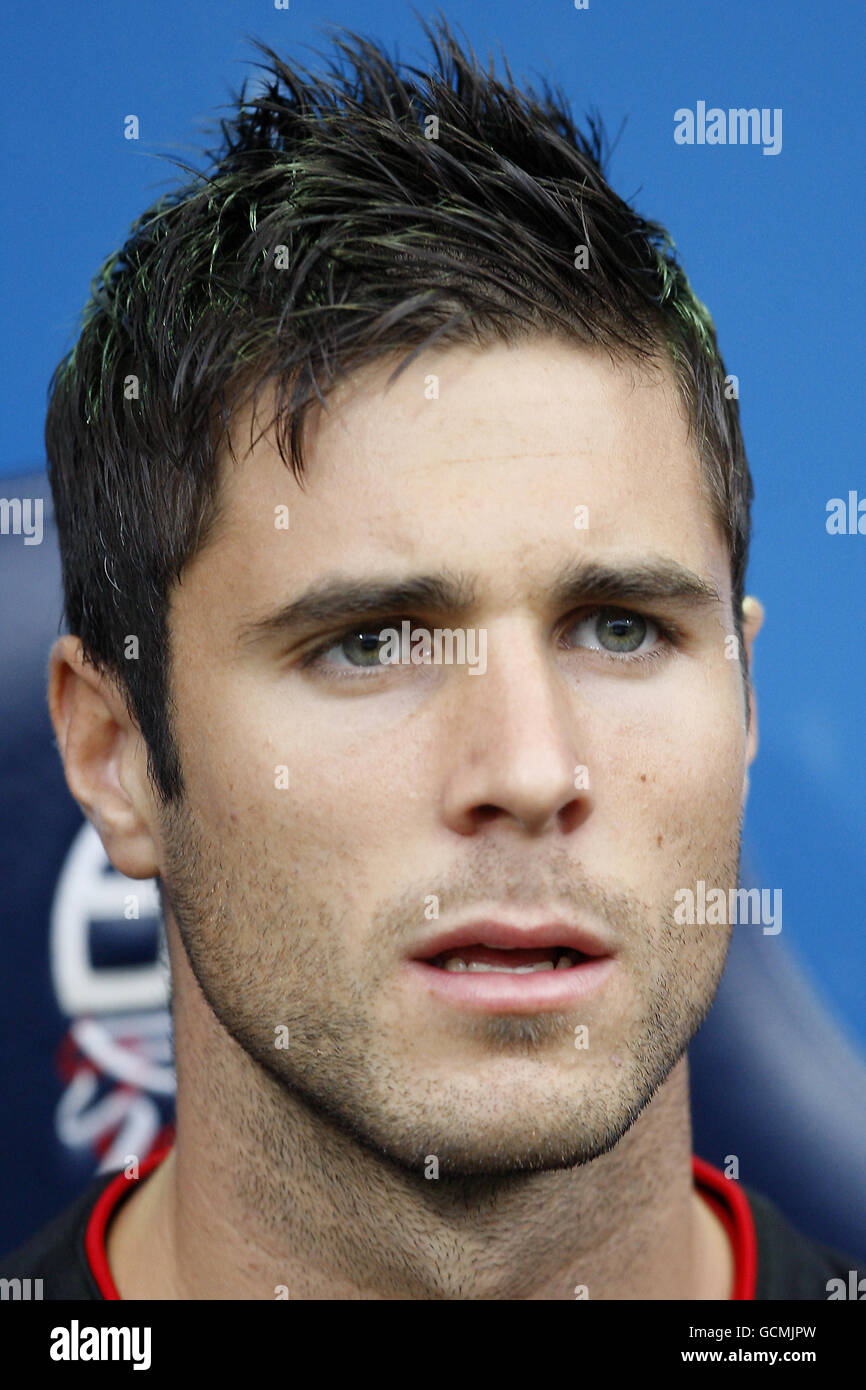 Reebok stadium stadium pre season hi-res stock photography and images ...