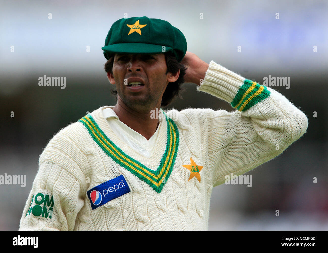 Cricket - npower First Test - Day Two - England v Pakistan - Trent ...