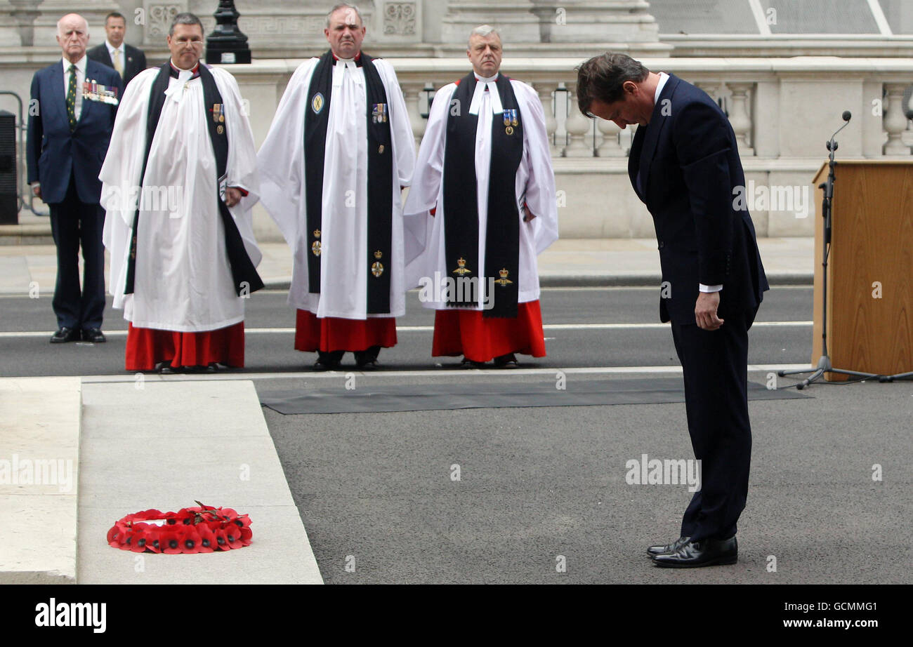 Vj day celebrations hi-res stock photography and images - Alamy