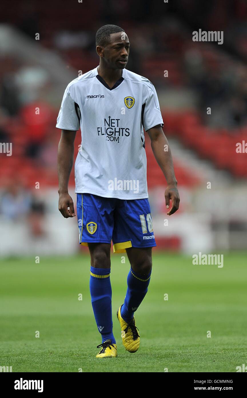 Full Length Ampics Ampicspa Datacoapplies High Resolution Stock Photography and Images - Alamy