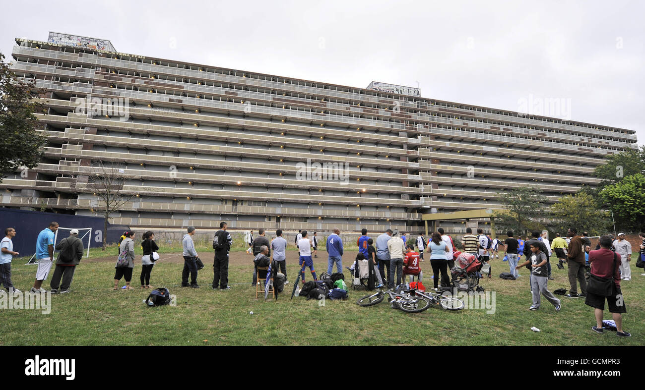 London estate largely abandoned hi-res stock photography and images - Alamy
