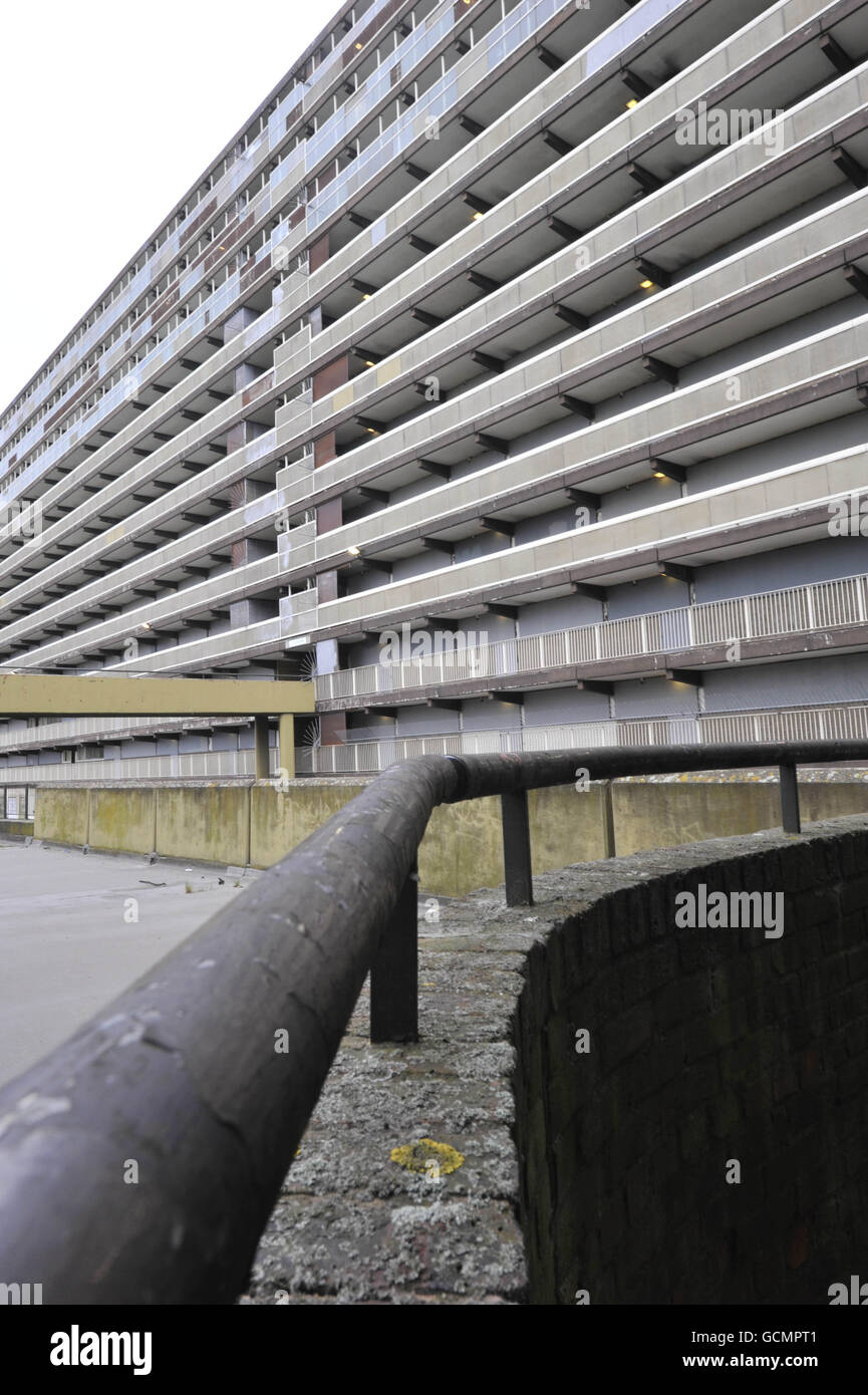 London estate largely abandoned hi-res stock photography and images - Alamy