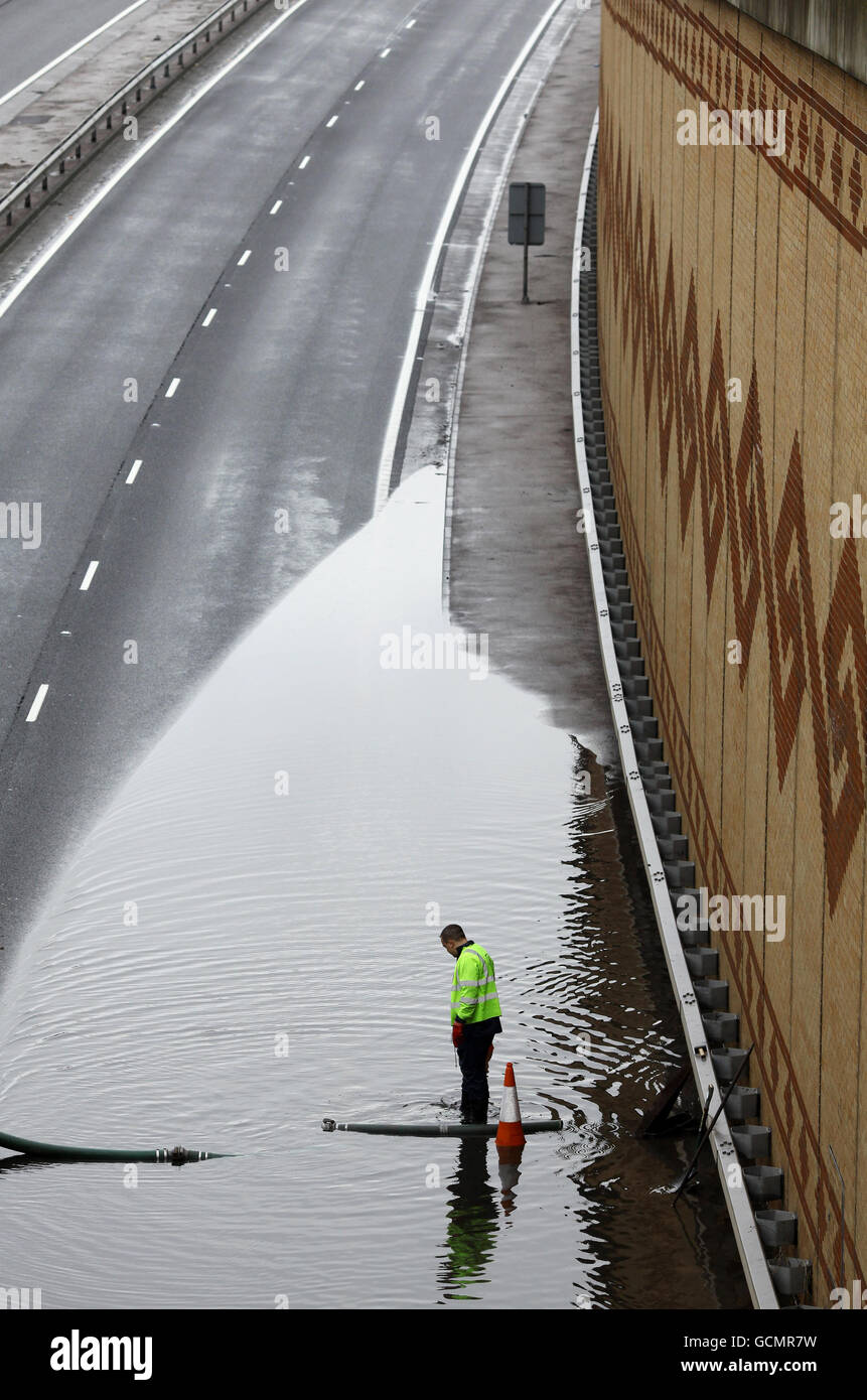 Flooding of carriageway hi-res stock photography and images - Alamy