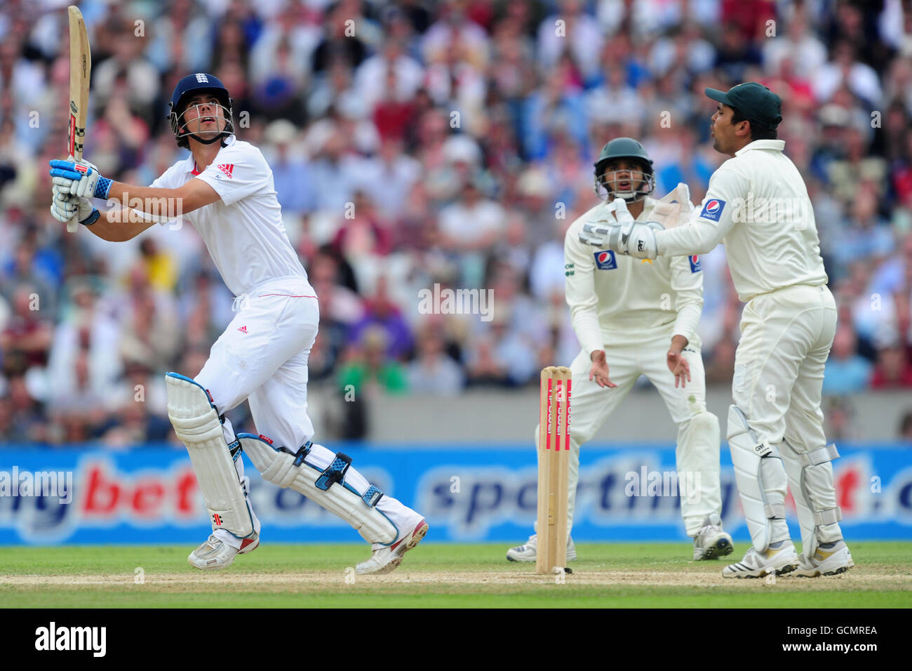 Englands alastair cook left bats against pakistan hi-res stock ...