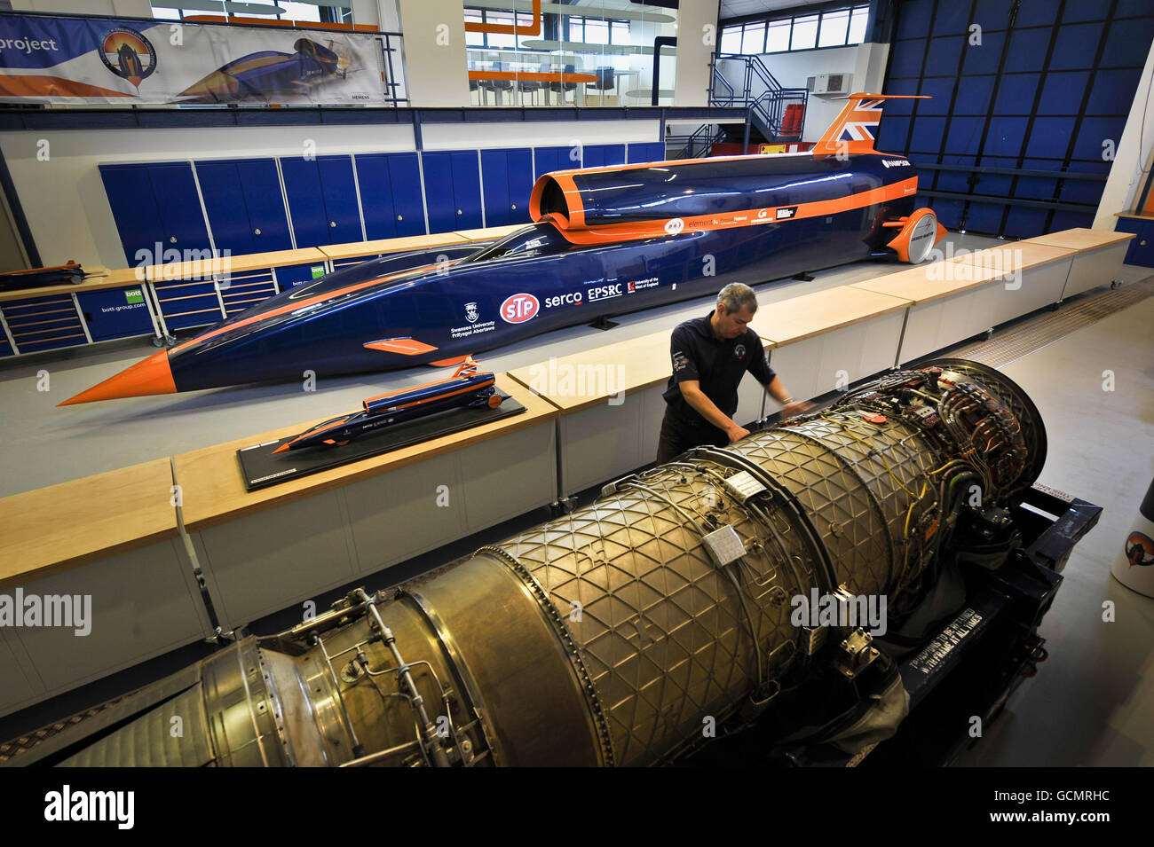 1 scale model of the bloodhound supersonic car hi-res stock photography ...