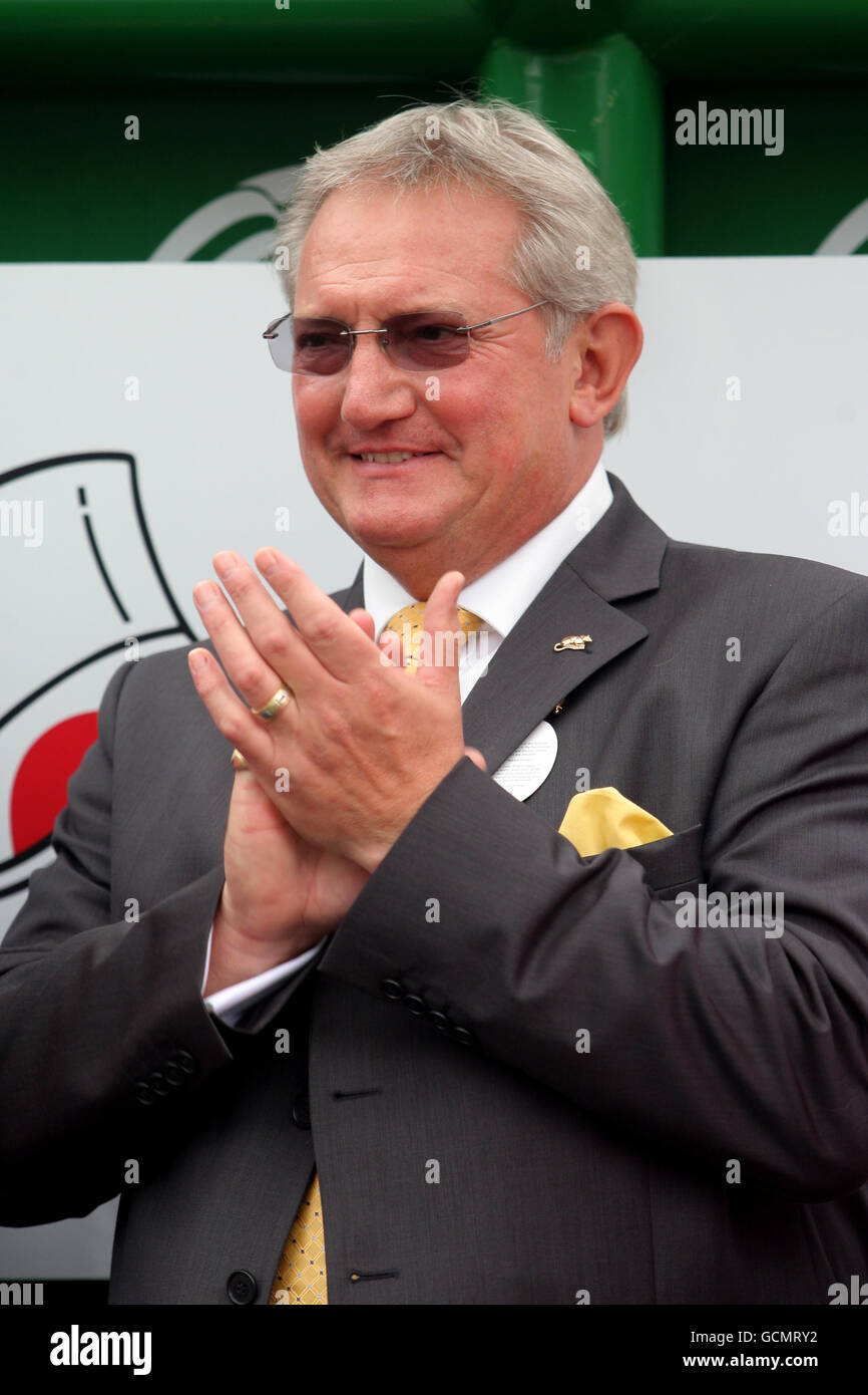 Actor Graham Cole attends the day's racing at Sandown Park Stock Photo ...