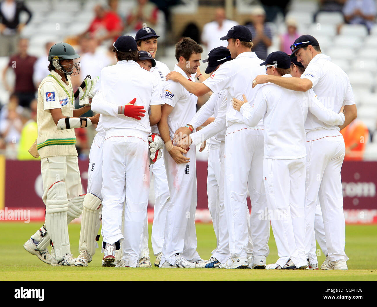 Cricket - npower First Test - Day Four - England v Pakistan - Trent ...