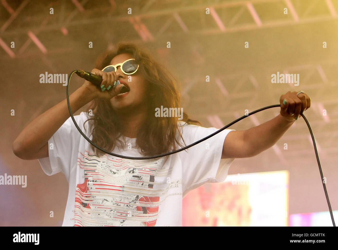 Festival under 18s hi-res stock photography and images - Alamy
