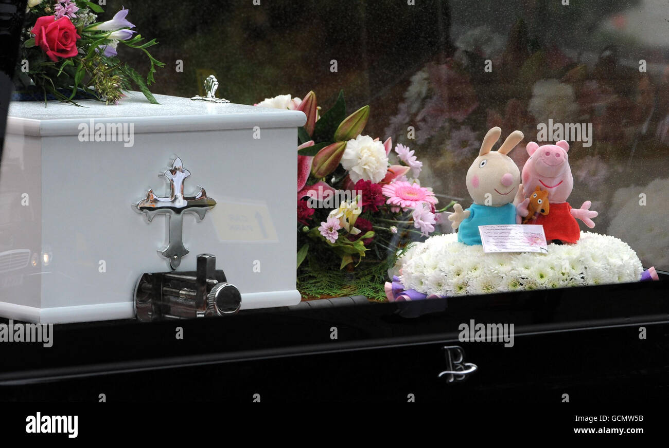Hearse childs funeral hi-res stock photography and images - Alamy