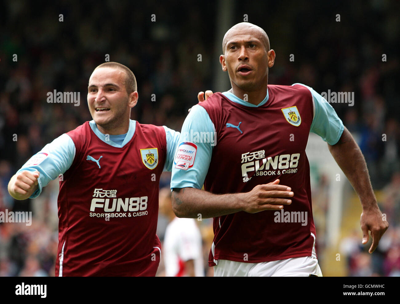 Left right burnleys chris iwelumo hi-res stock photography and images ...