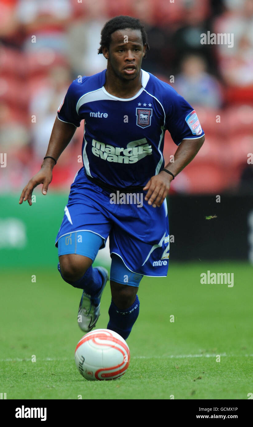 Ipswich Town's Jaime Peters during the npower Football League ...