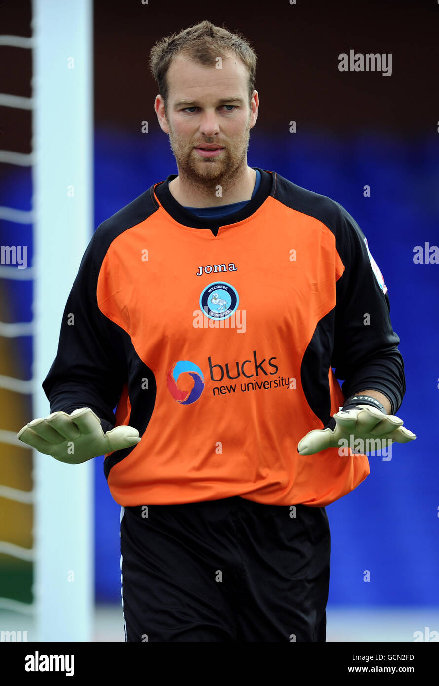 Wycombe wanderers goalkeeper nikki bull hi-res stock photography and ...