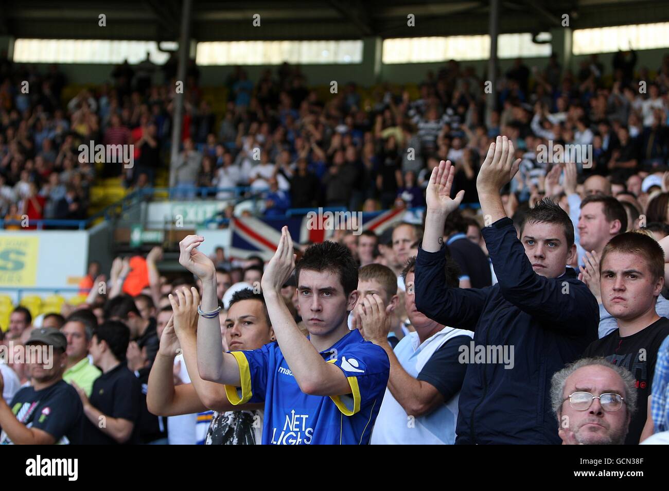 Millwall fans in stands elland road hi-res stock photography and images ...