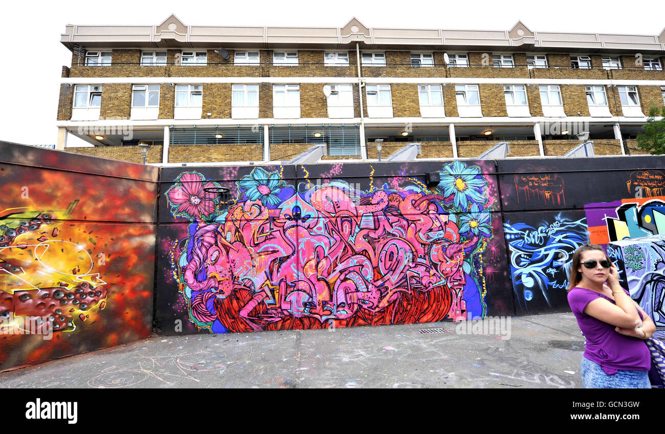 Stockwell estate graffiti Stock Photo - Alamy