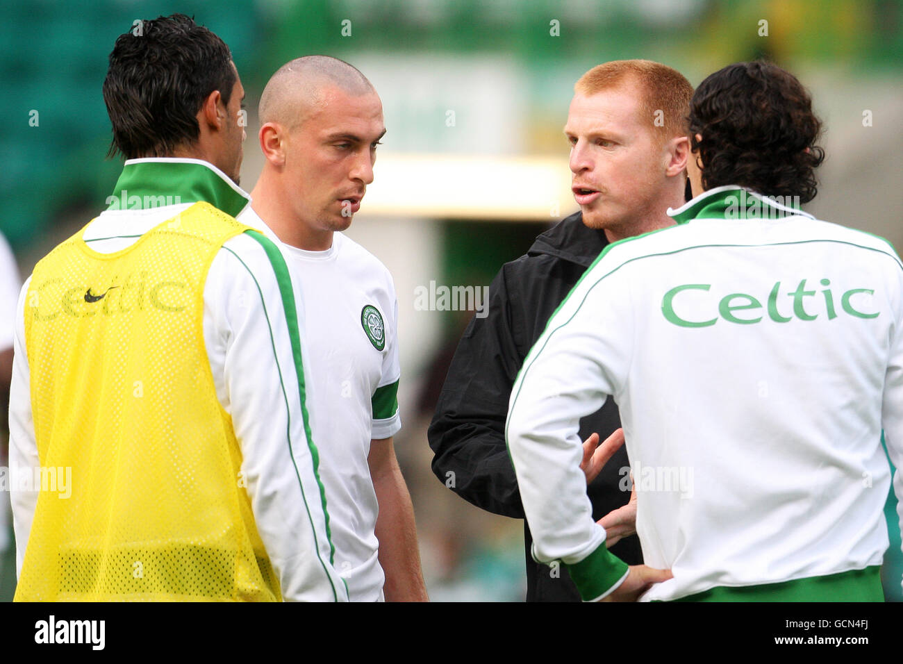 (left to right) Celtic's Beram Kayal, Scott Brown, manager Neil Lennon ...