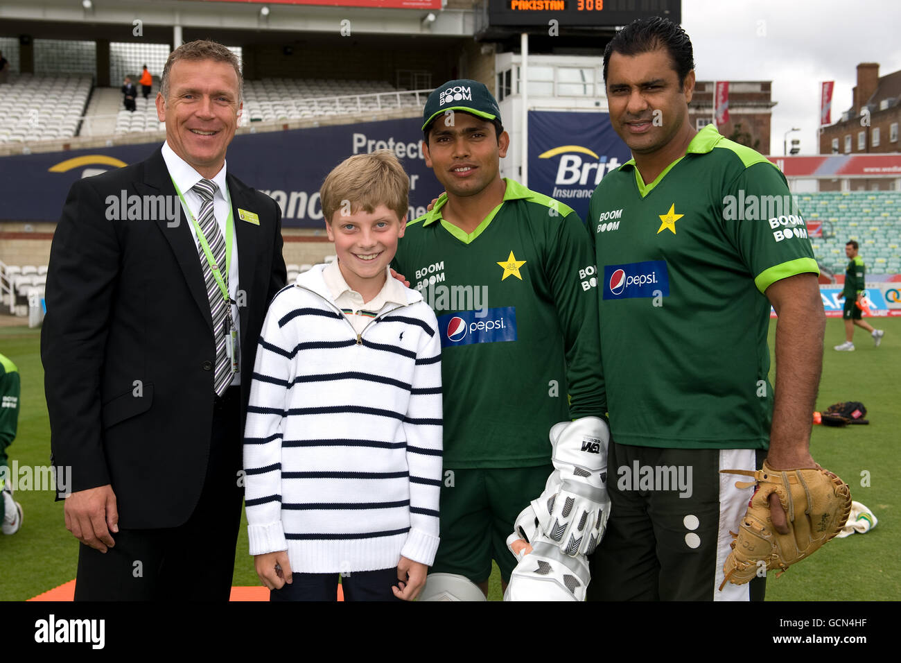Cricket top half stock pitch inspection hi-res stock photography and ...