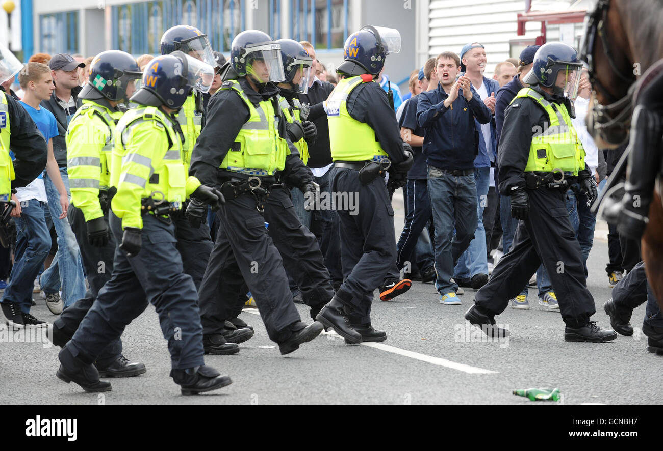 Sport football celebrating police hi-res stock photography and images ...