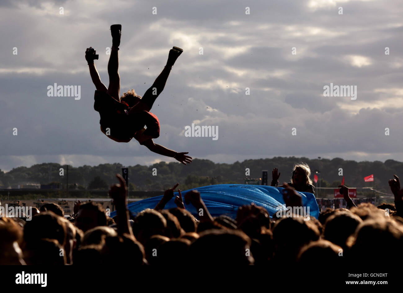 Reading Festival 2010. The crowd watching The Cribs performing on the ...