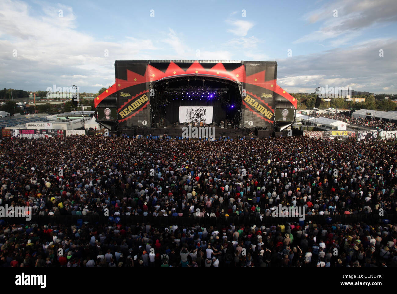 Reading Festival 2010. The crowd watching The Cribs performing on the ...