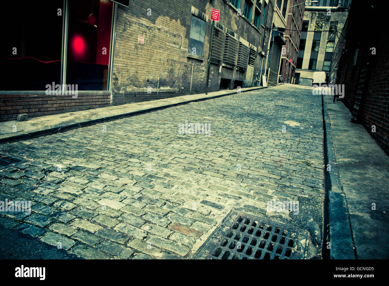 Old Brick Wall Alley High Resolution Stock Photography and Images - Alamy