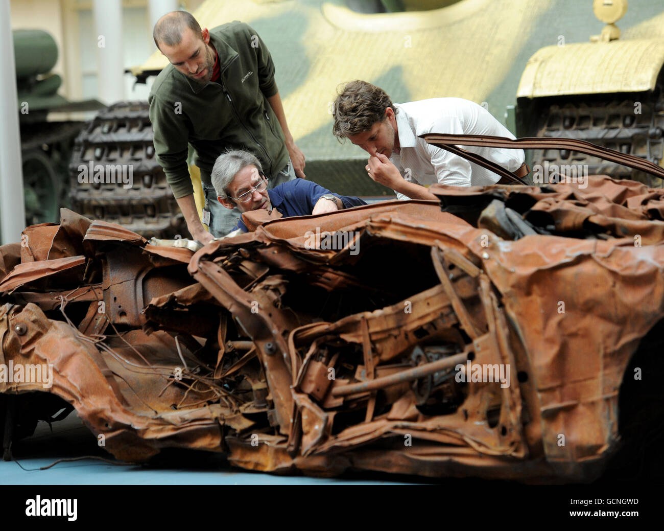 Draw car bomb hi-res stock photography and images - Alamy