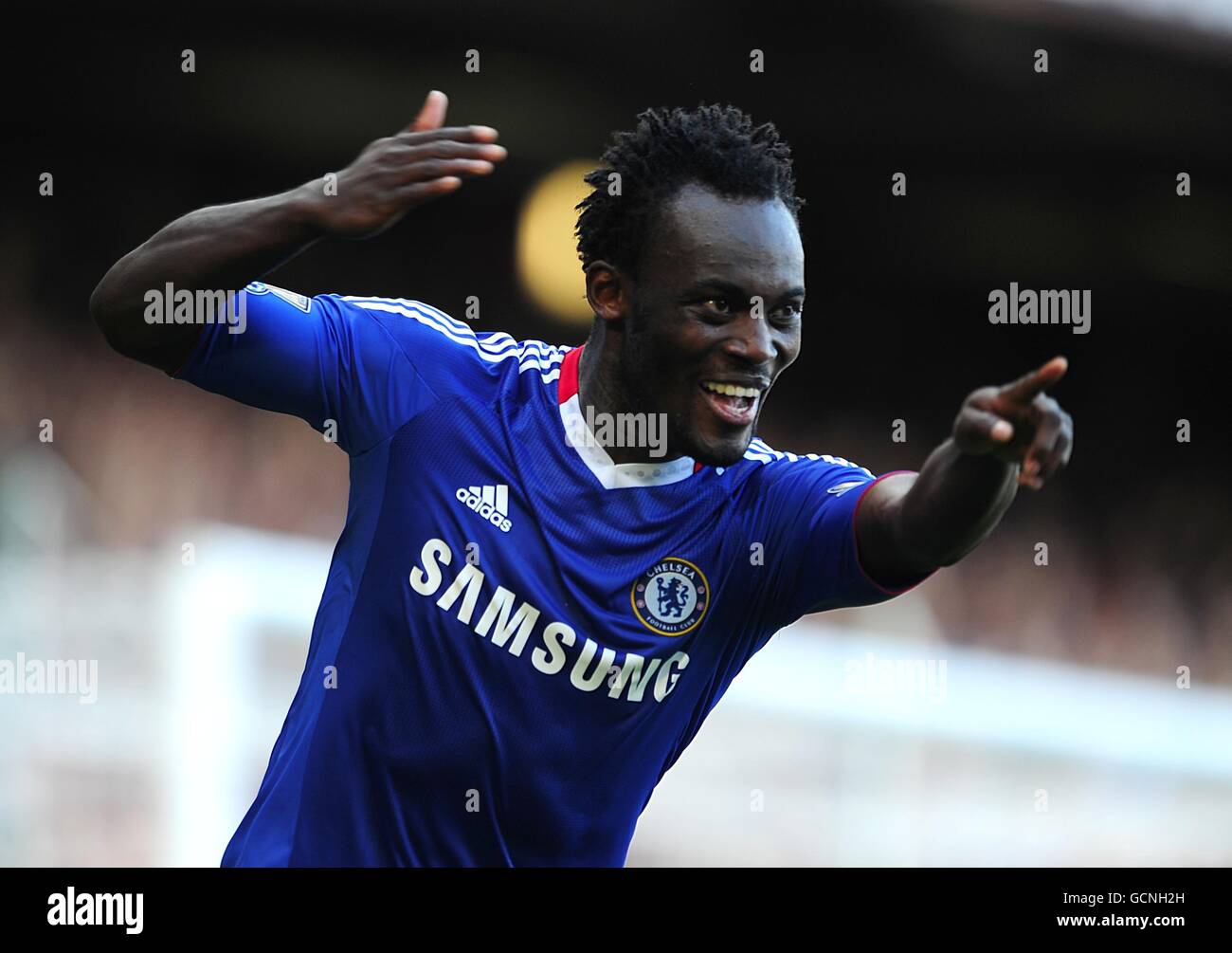 Essien chelsea goal hi-res stock photography and images - Alamy