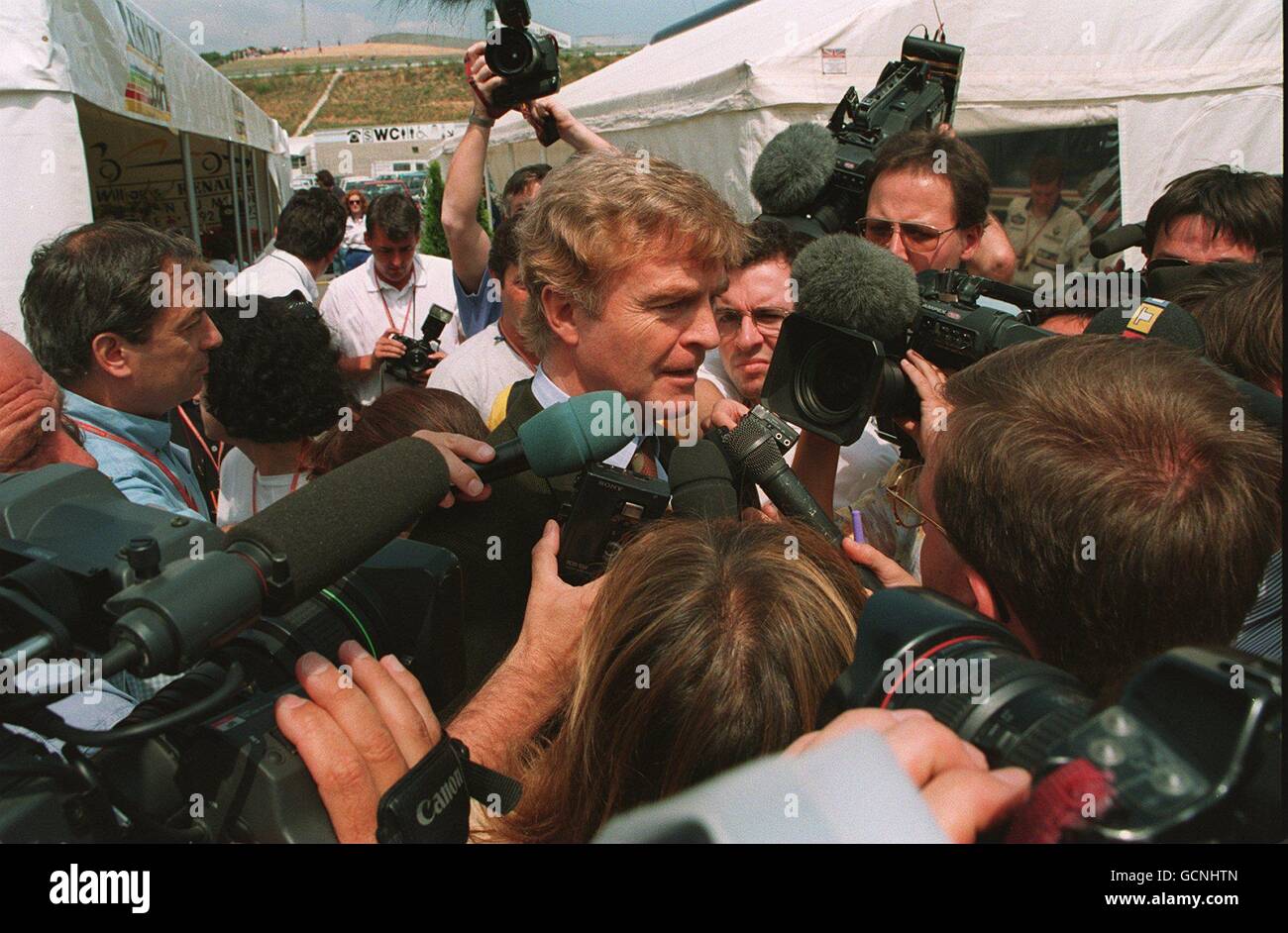 SPANISH GRAND PRIX. MAX MOSLEY IS SURROUNDED BY THE PRESS Stock Photo - Alamy