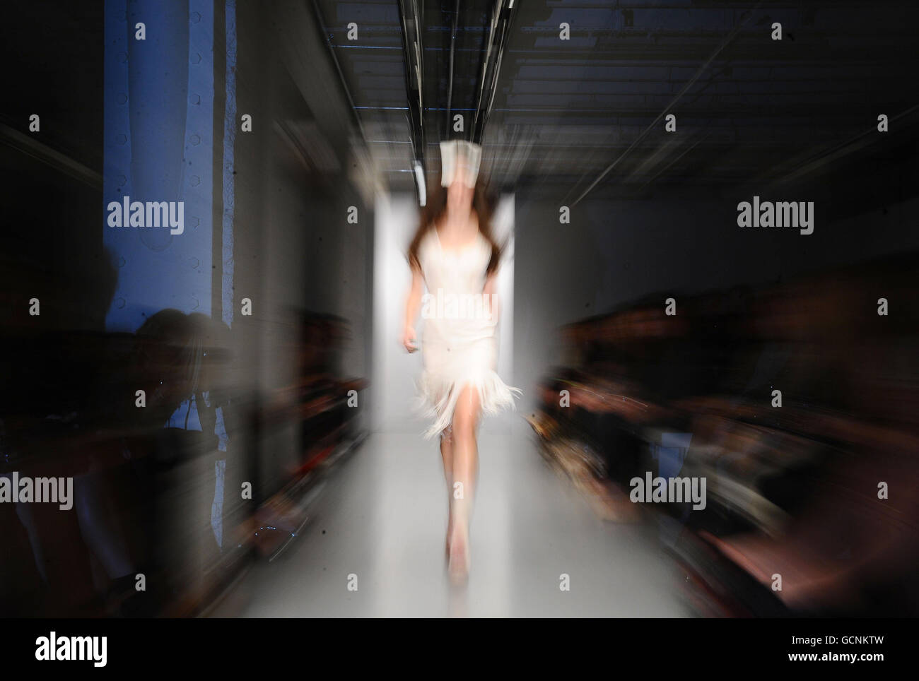 Showbiz cotton full length models modelling runway blur mangdm hi-res ...