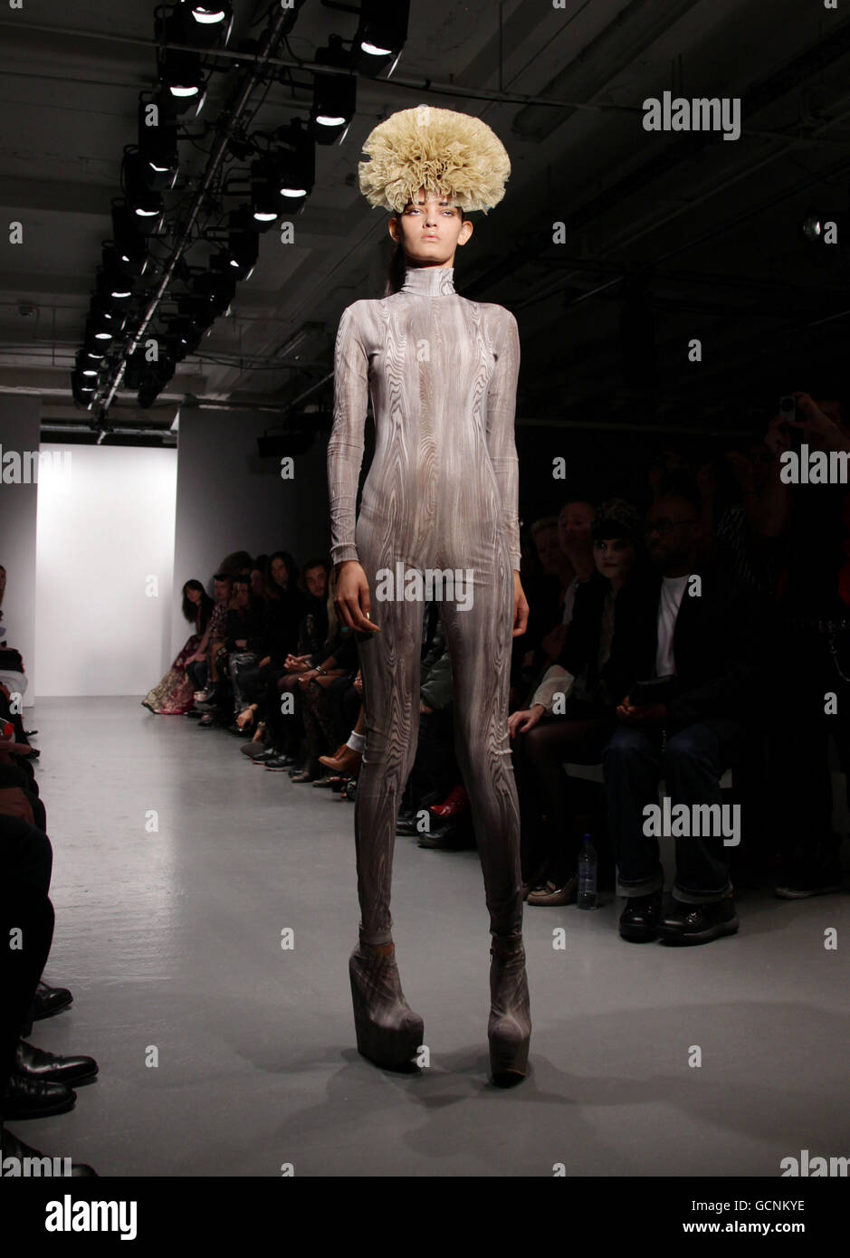 Pam Hogg Catwalk London Fashion Week Stock Photo Alamy
