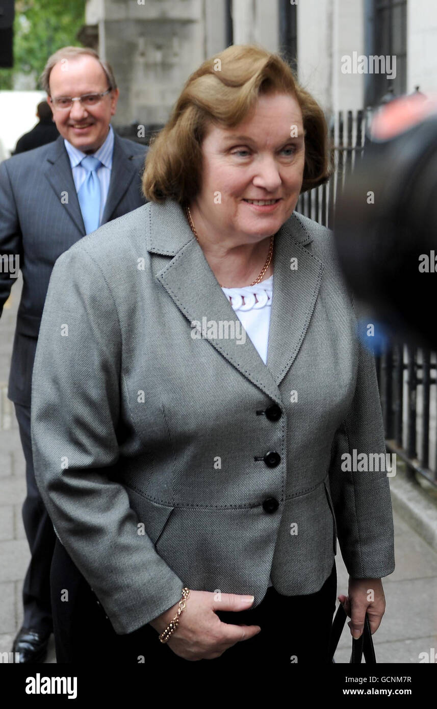 Mother of mark saunders arrives at westminster coroners court hi-res ...