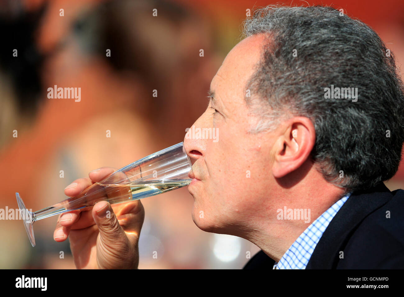 Ladies day racing champagne hi-res stock photography and images - Alamy