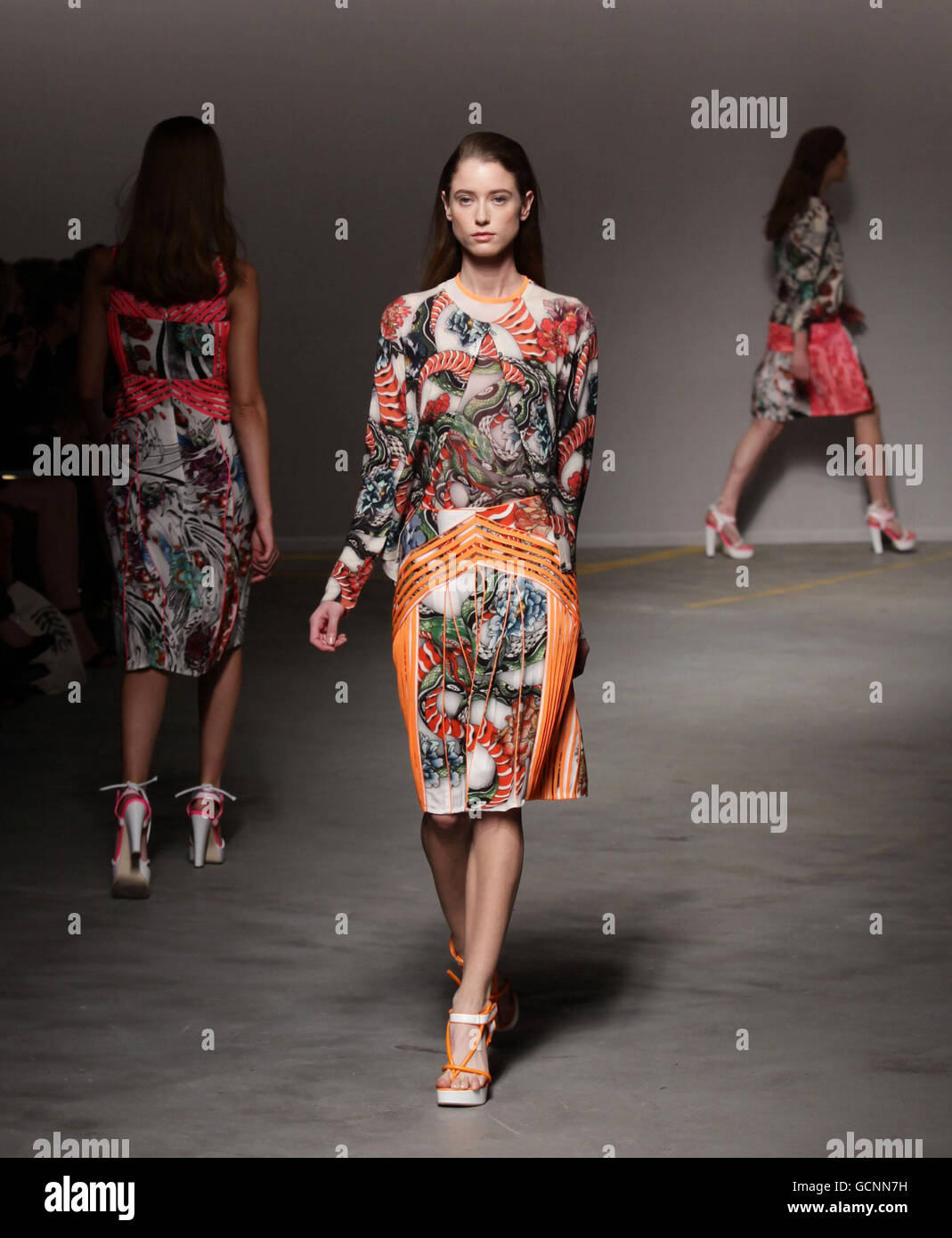 Full length models modelling runway mangkb hi-res stock photography and ...