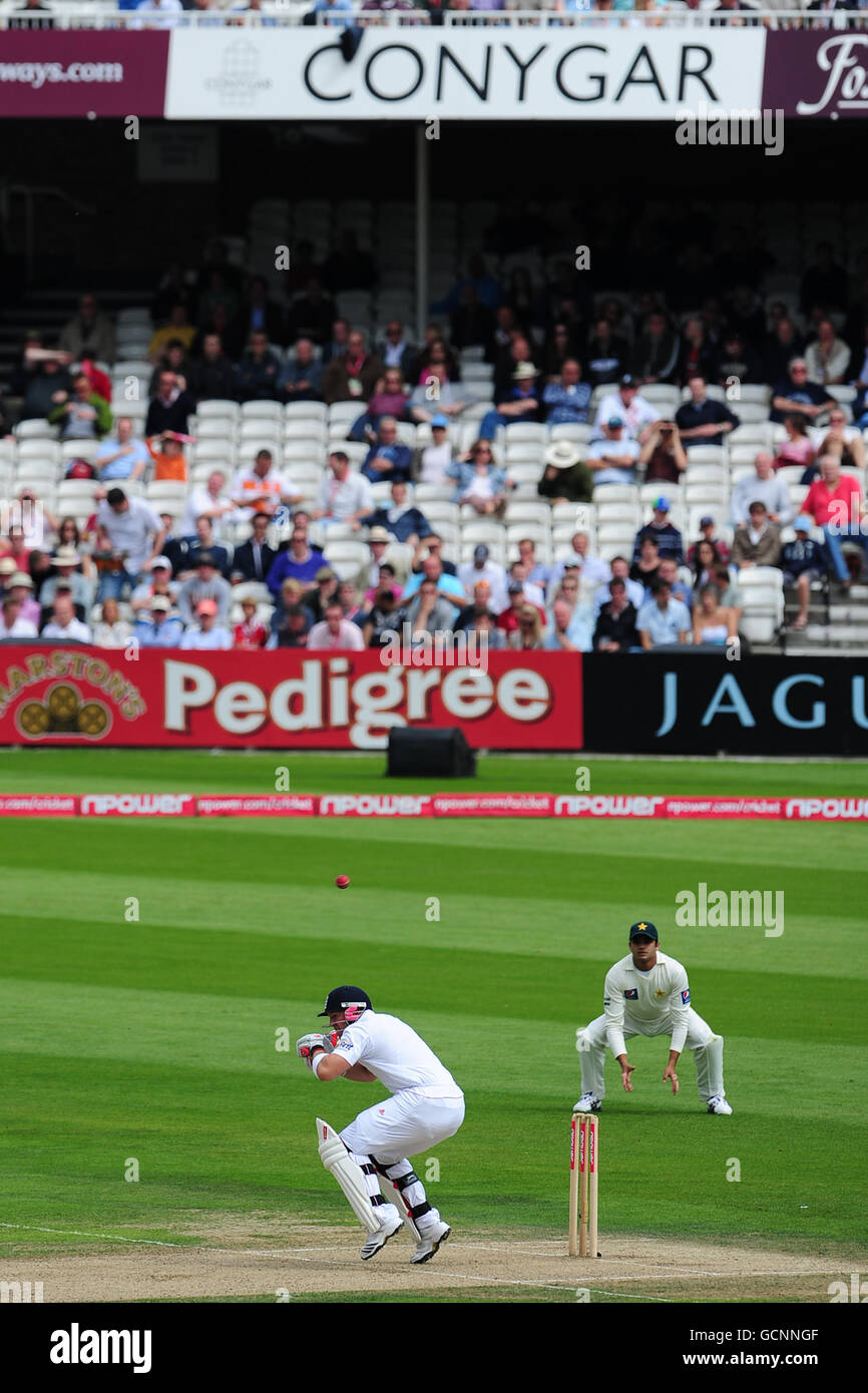 Cricket - Third npower Test - Day One - England v Pakistan - The Brit ...