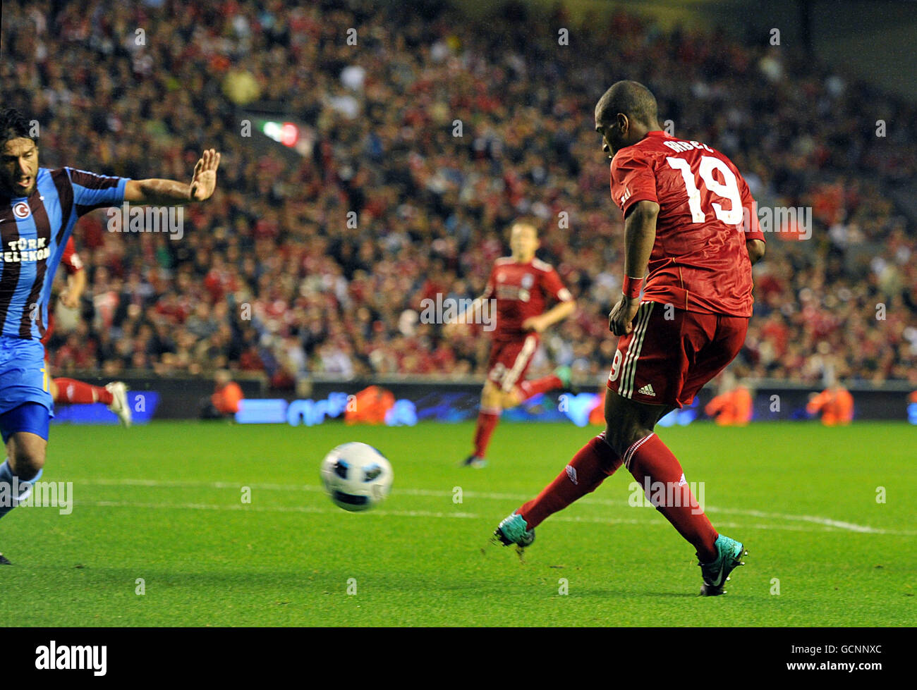 Liverpools ryan babel hi-res stock photography and images - Alamy
