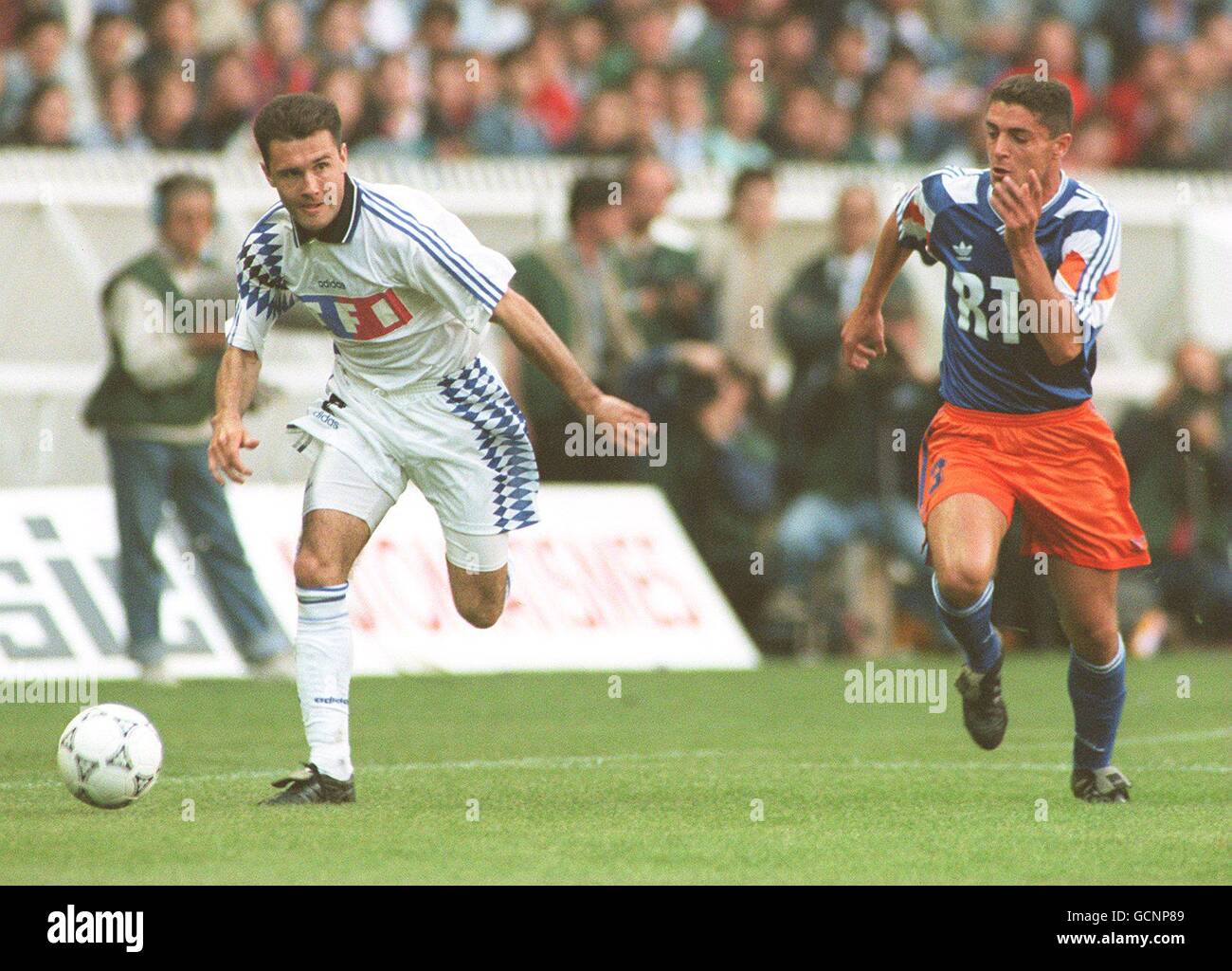 L-R: CHRISTOPHE COCARD, AUXERRE. SERGE BLANC, MONTPELLIER Stock Photo ...