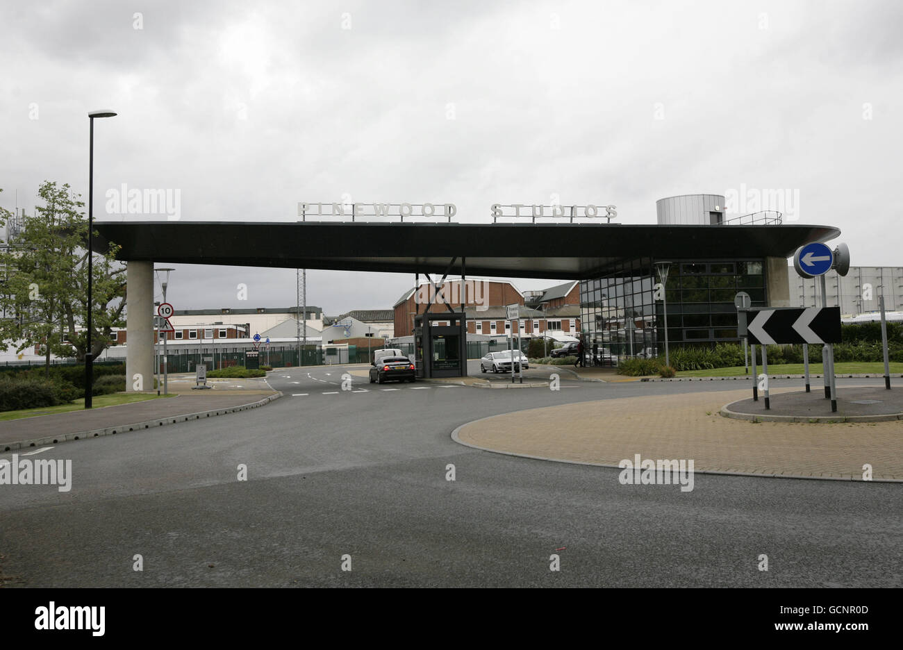 The front gate of pinewood studios in iver heath hi-res stock ...